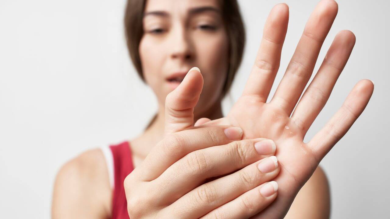 Understanding the Causes and Symptoms of Collagen Deficiency